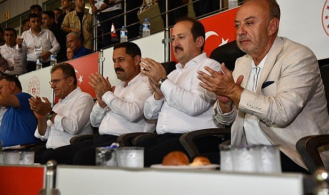 VALİ MASATLI’DAN HATAYSPOR’A TRİBÜNDEN DESTEK - Spor - Hatayın Güncel ... VALİ MASATLI’DAN HATAYSPOR’A TRİBÜNDEN DESTEK - Spor - Hatayın Güncel ...